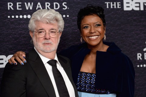 Encuentran a George Lucas comiendo solo en un ‘corrientazo’ en Australia