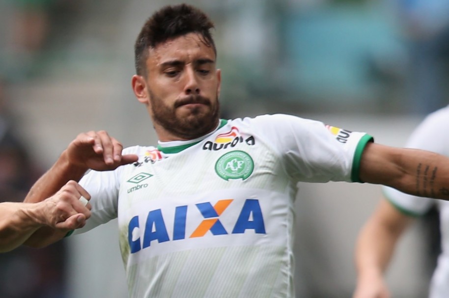 Alan Ruschel renovó con el Inter de Brasil y seguirá en Chapecoense Alan Ruschel renovó con el Inter de Brasil y seguirá en Chapecoense