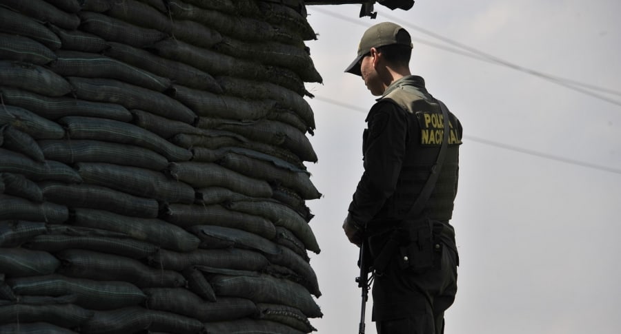 Asesinan a dos policías colombianos en zona de fuerte presencia del ELN Asesinan a dos policías colombianos en zona de fuerte presencia del ELN